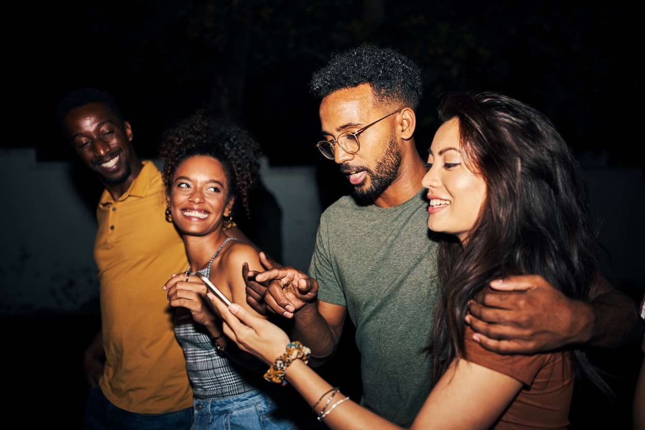 Why Agreeing To Group Dates Prevents Successful Seductions - Coach ...
