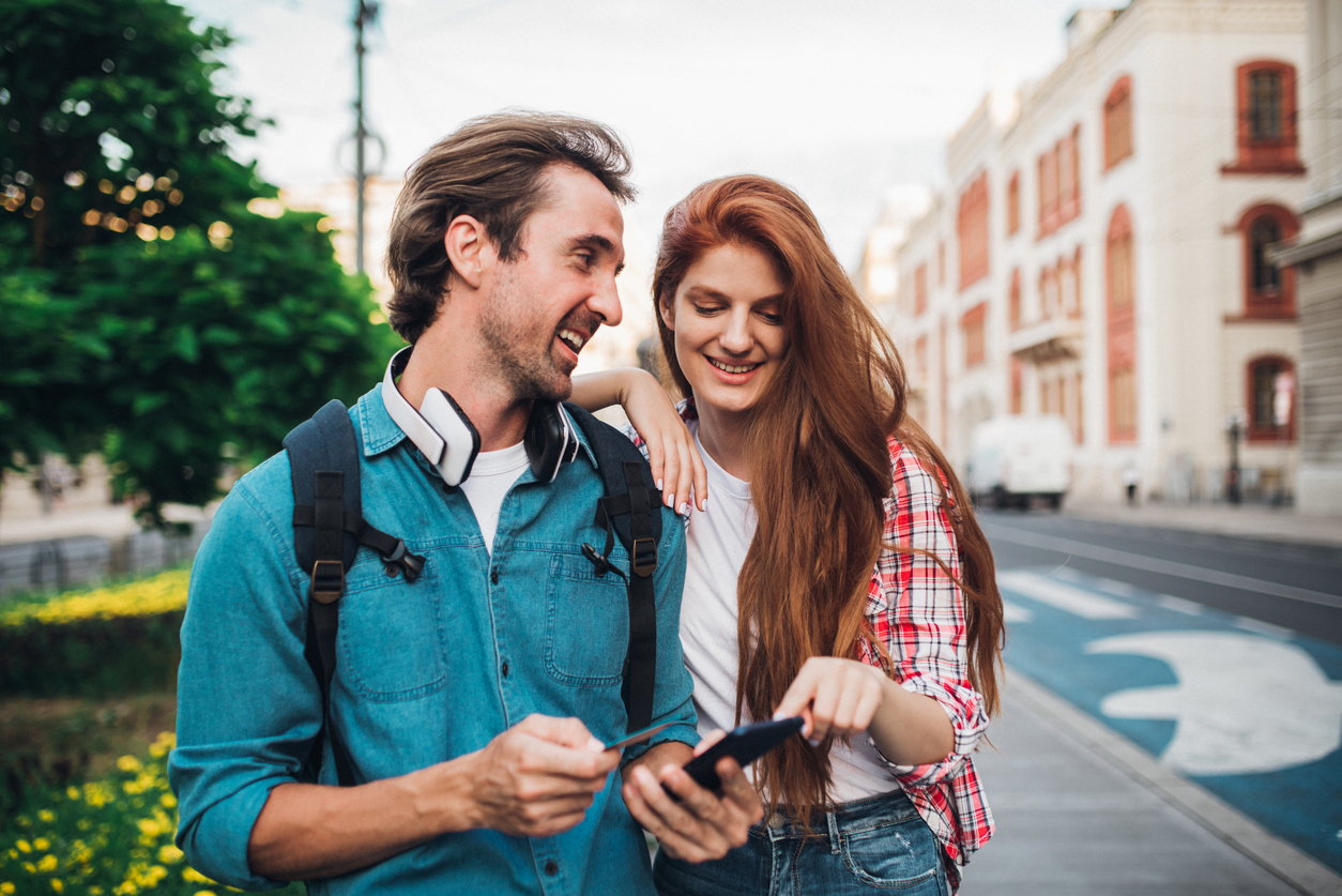 How Do I Stay Off The Phone If She’s Constantly Texting Me? - Coach ...